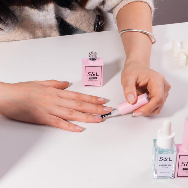How to Apply Gel Polish Perfectly: A Step-by-Step Guide in 2025